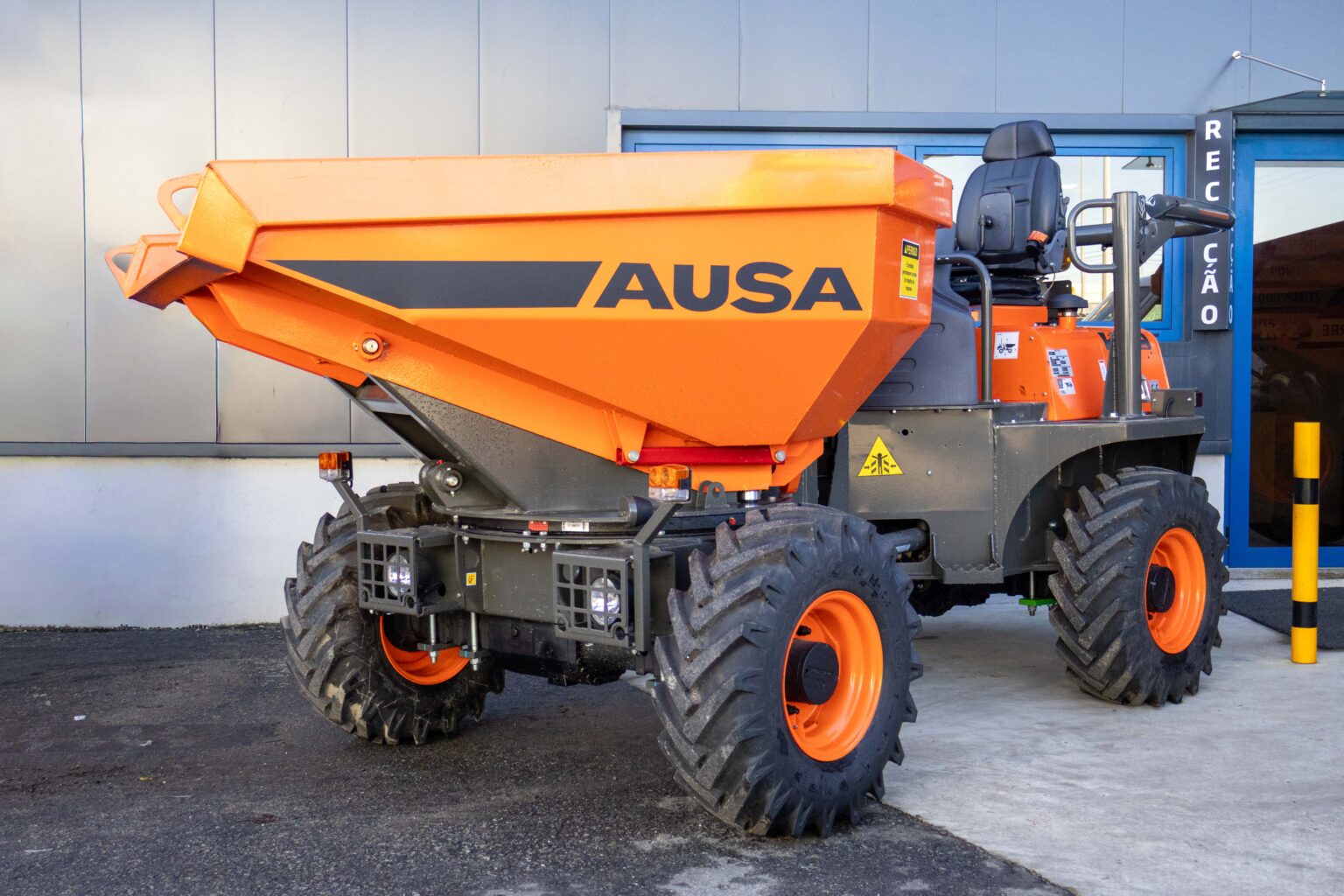 Ausa D350AHG | Sandokan – Aluguer e Venda de Equipamentos